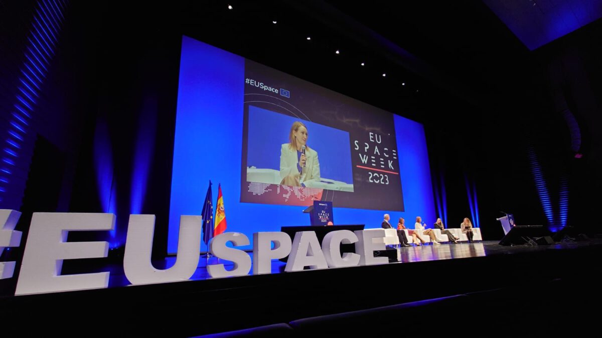 CASSINI Maritime Prize awarded to EOMAP - Earth Observation ...